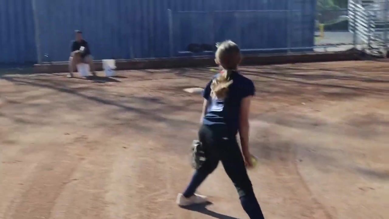 HOW TO THROW A CURVE BALL (SOFTBALL PITCHING DRILL)