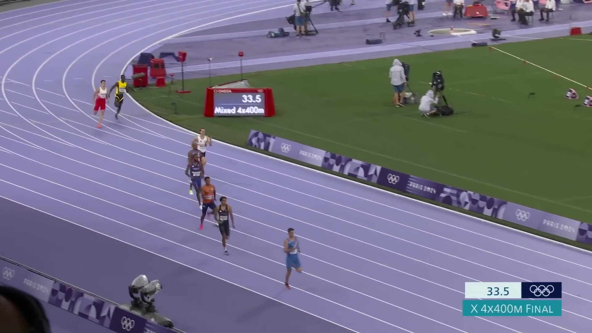 Femke Bol tracks down U.S. team to win 4x400 mixed relay for Netherlands | Paris Olympics