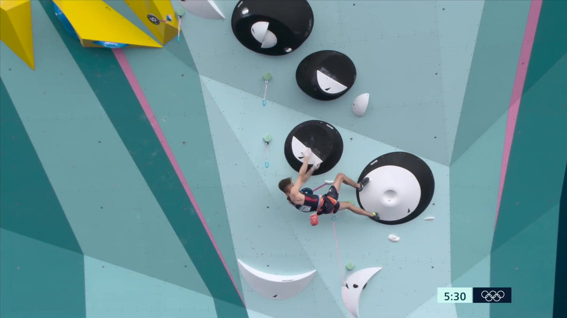 Toby Roberts Triumphs with Gold in Men's Combined Climbing Event at ...